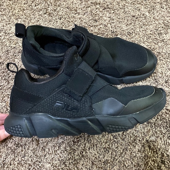 Fila | Shoes | All Black Fila Mens Vastra Shoes In Size 8 | Poshmark